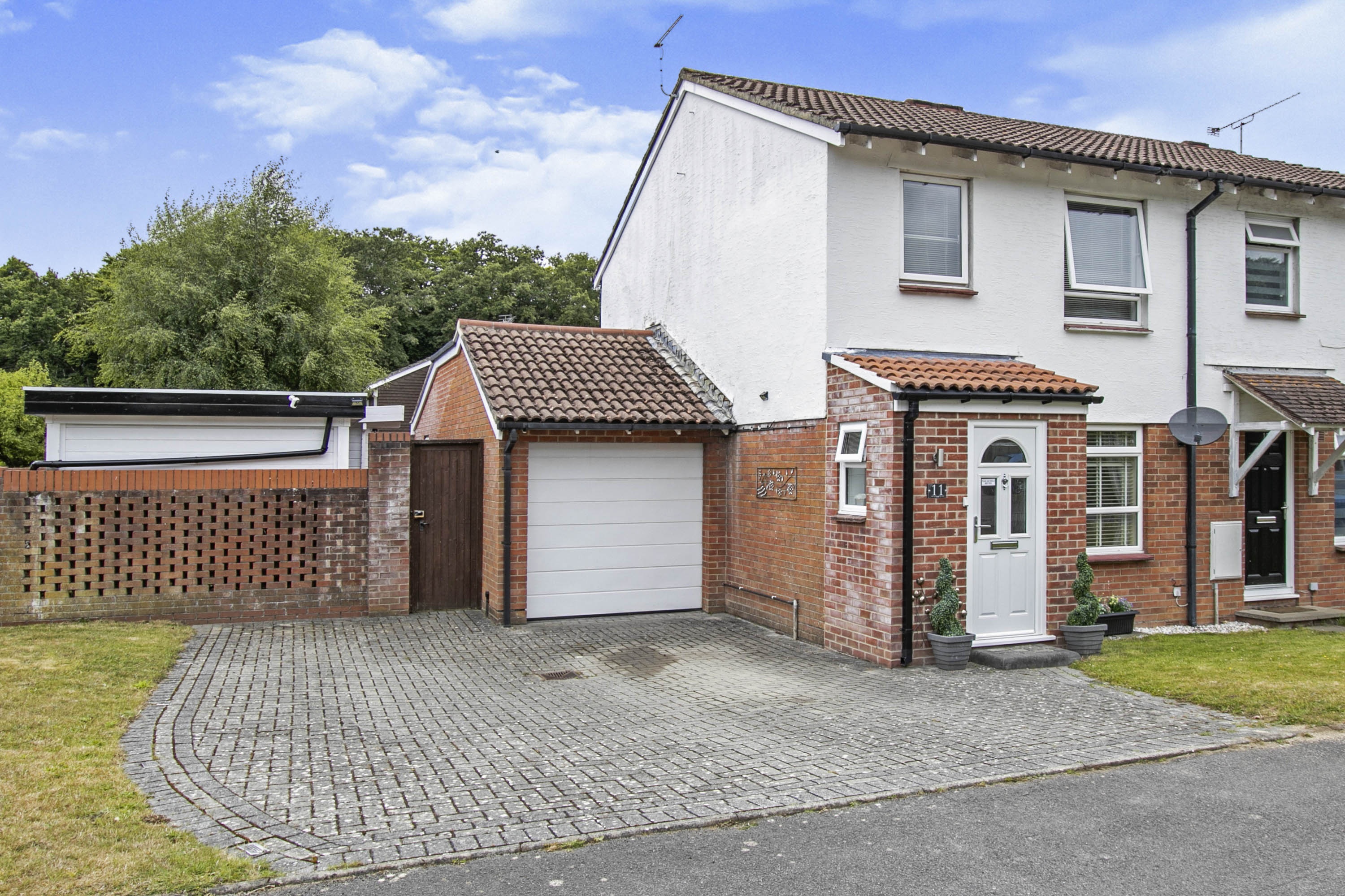 3 Bedroom End Of Terrace House For Sale In Meadowsweet Road Poole