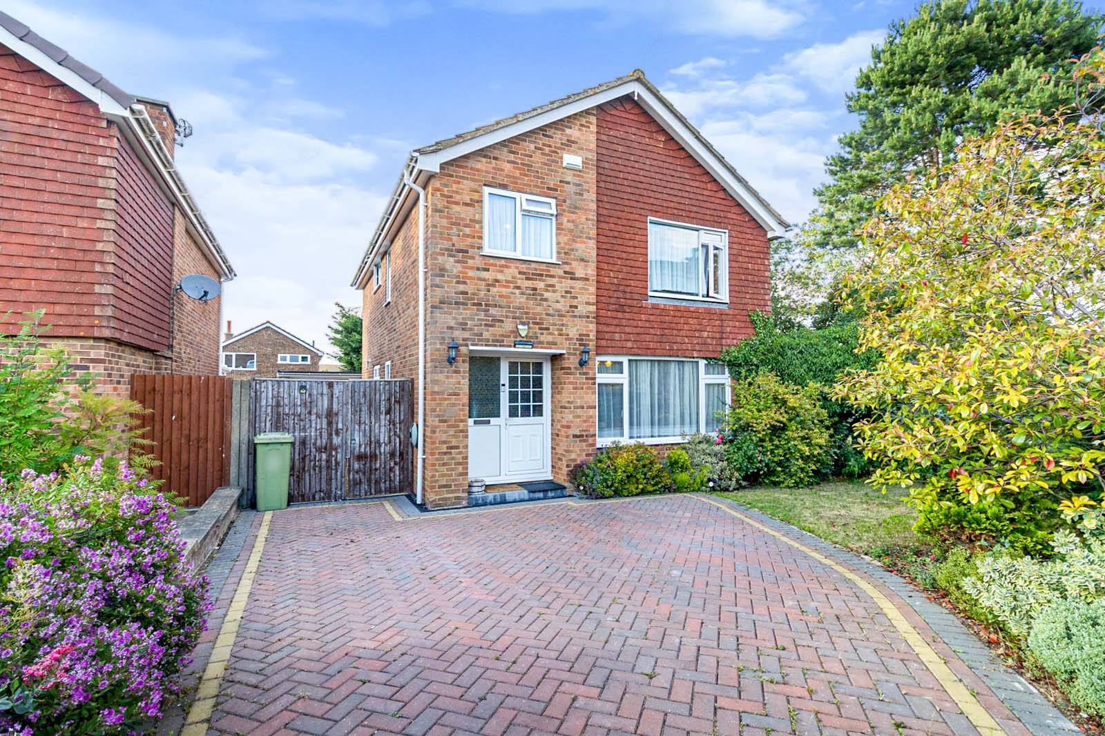 4 bedroom detached house for sale in Tiffany Close, Milton Keynes, MK2 3NA