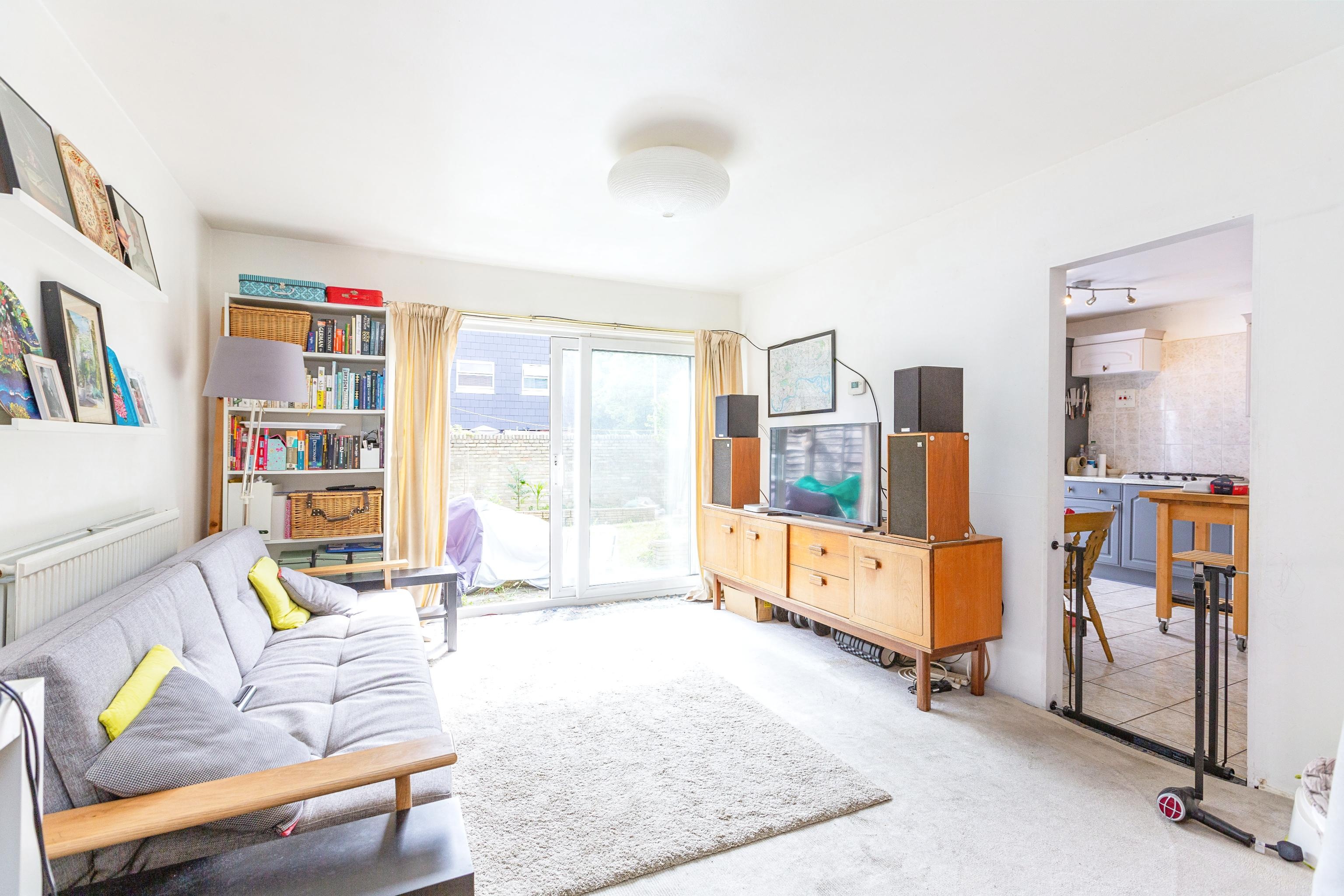 3 bedroom end of terrace house for sale in Suffolk Road, London, N15 5RN