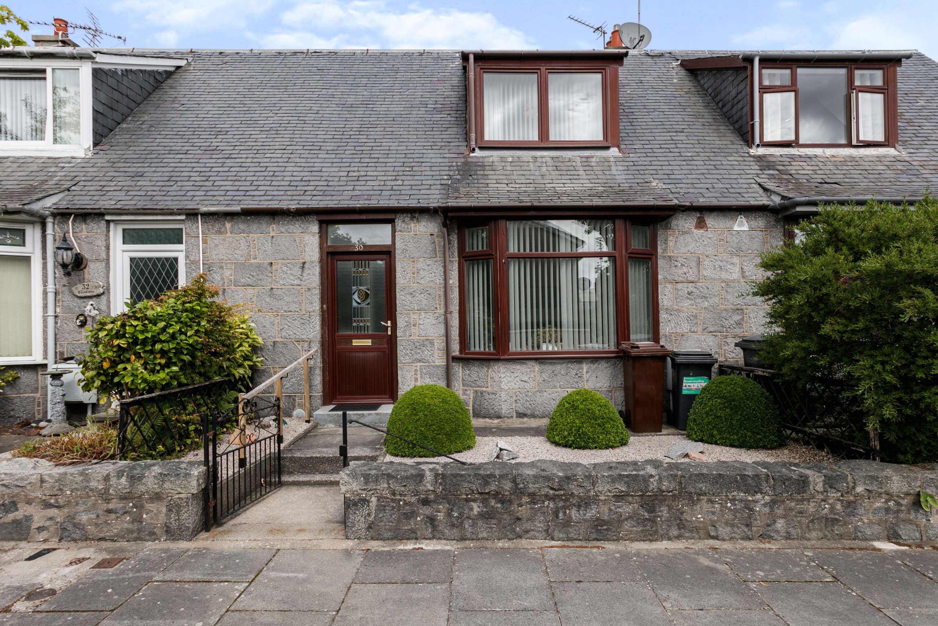 2 bedroom terraced house for sale in Elm Place, Aberdeen, AB25 3SU