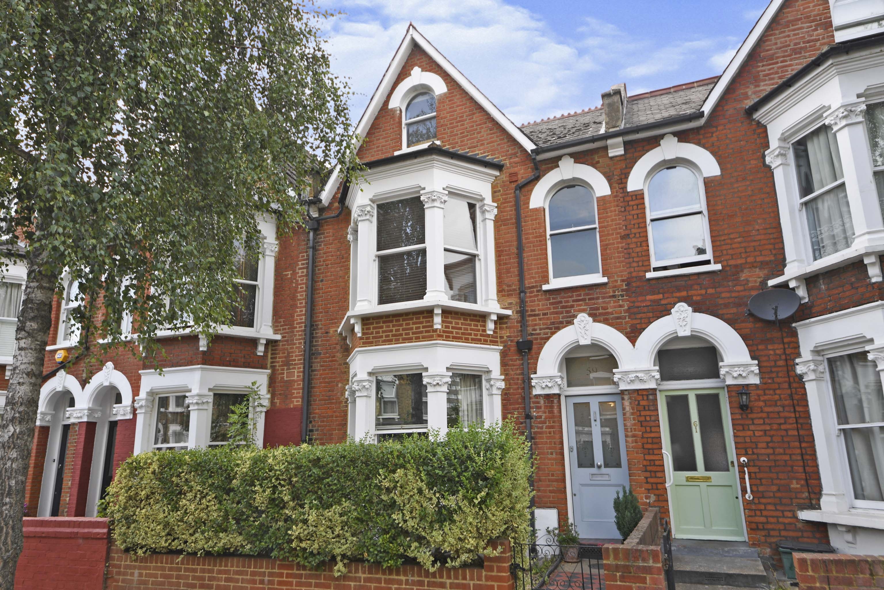 4 Bedroom Terraced House For Sale In Shaftesbury Road Crouch Hill N19 4qw