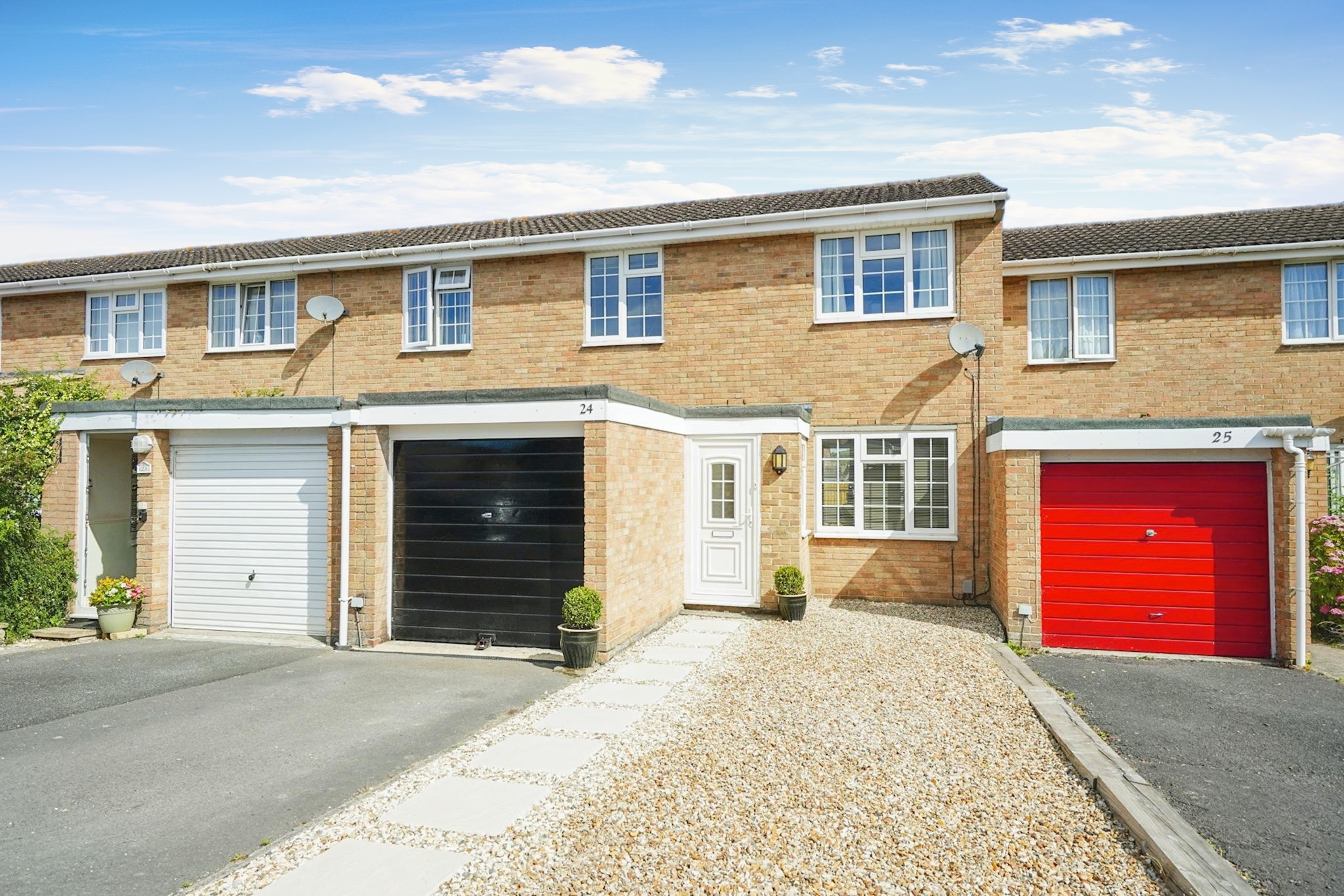 2 Bedroom Terraced House For Sale In Larchmore Close Swindon Sn25 3qg