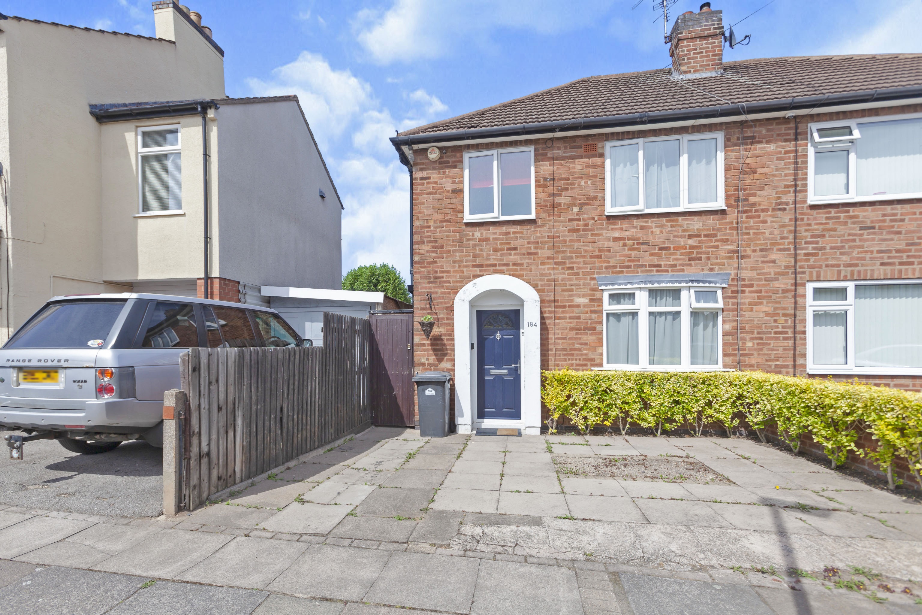 3 Bedroom Semi Detached House For Sale In Duncan Road Aylestone