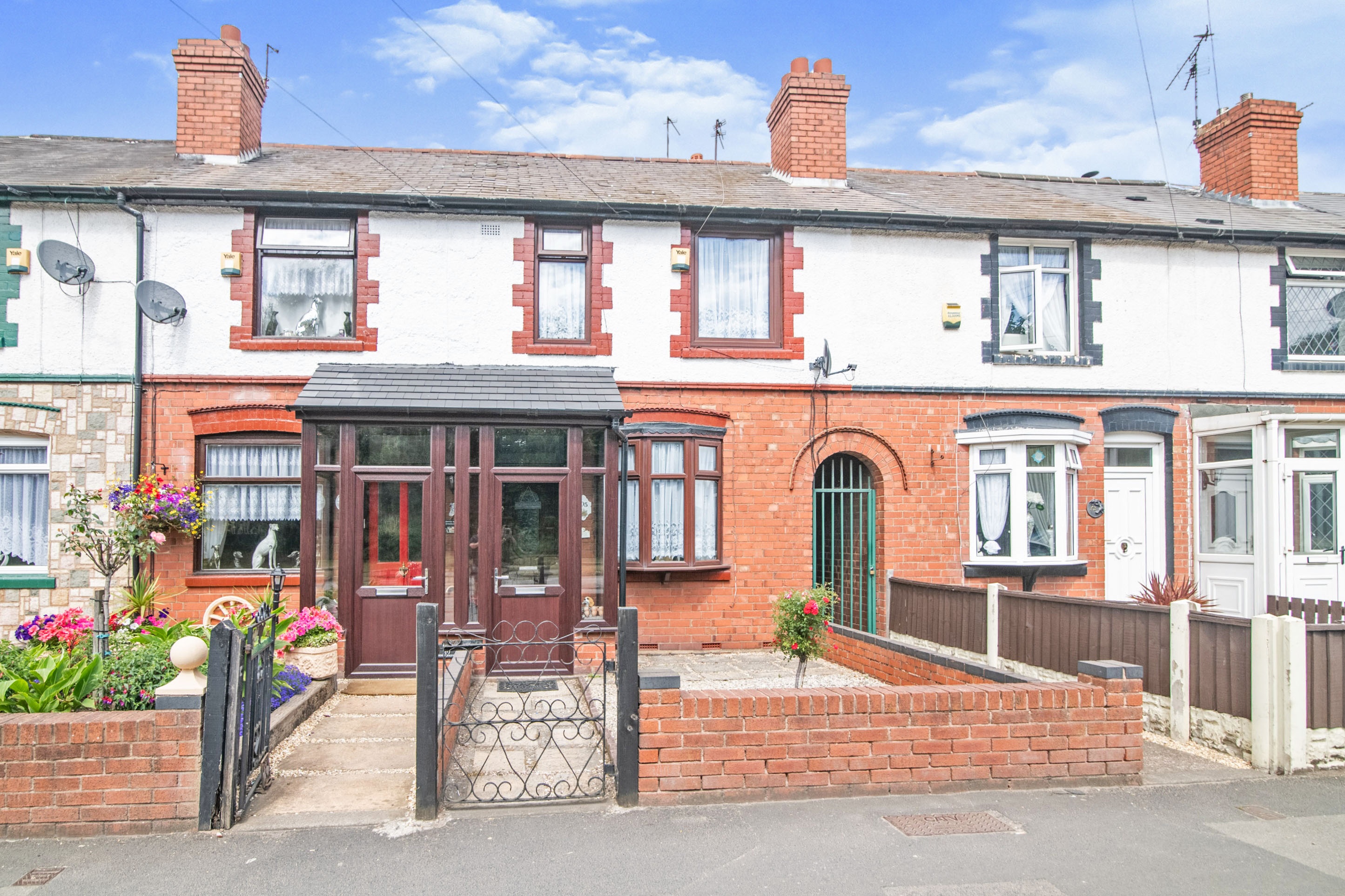 3 bedroom terraced house for sale in Greets Green Road, West Bromwich ...