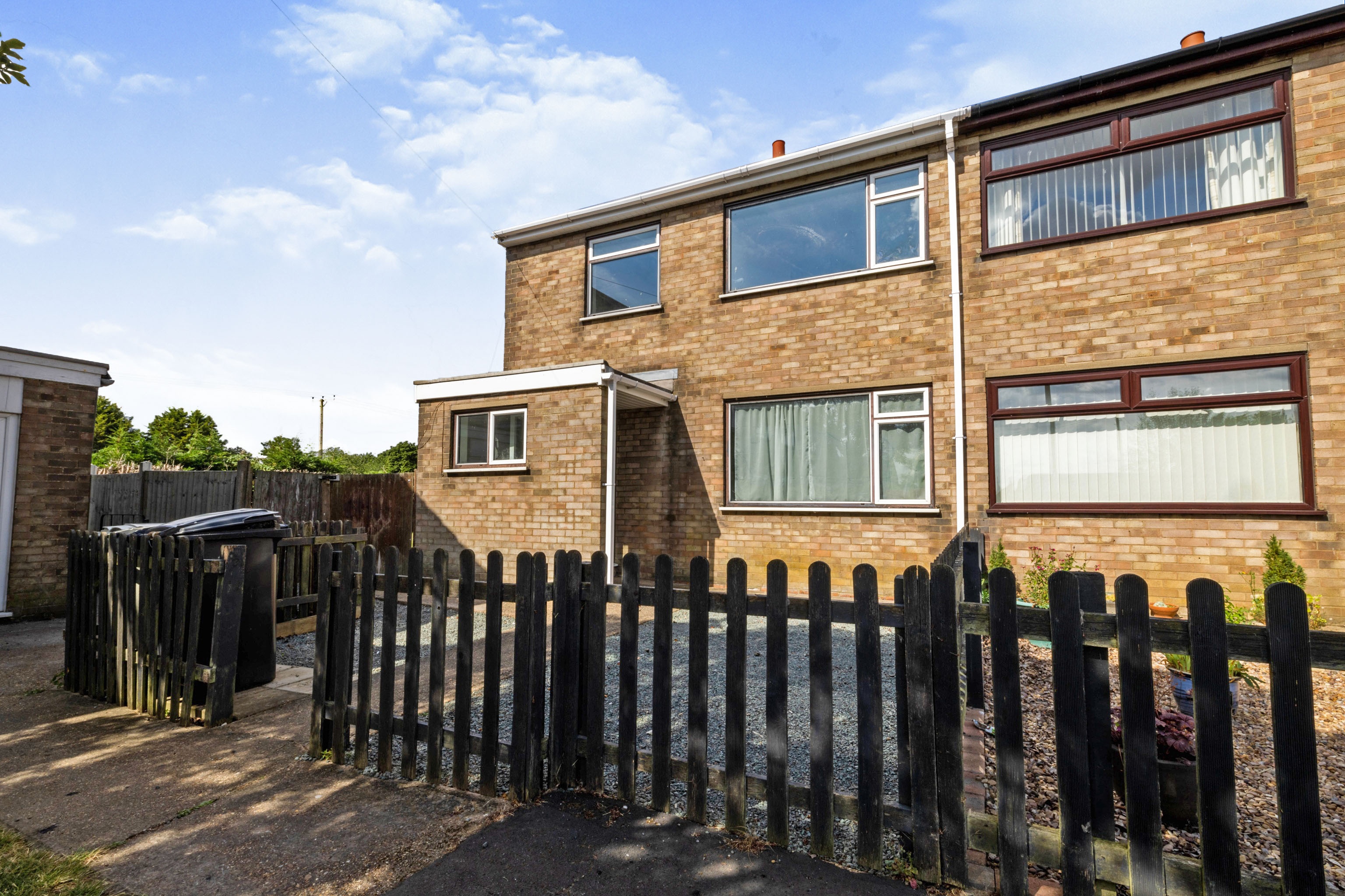 3 Bedroom Semi Detached House For Sale In Newton Close Wragby Market