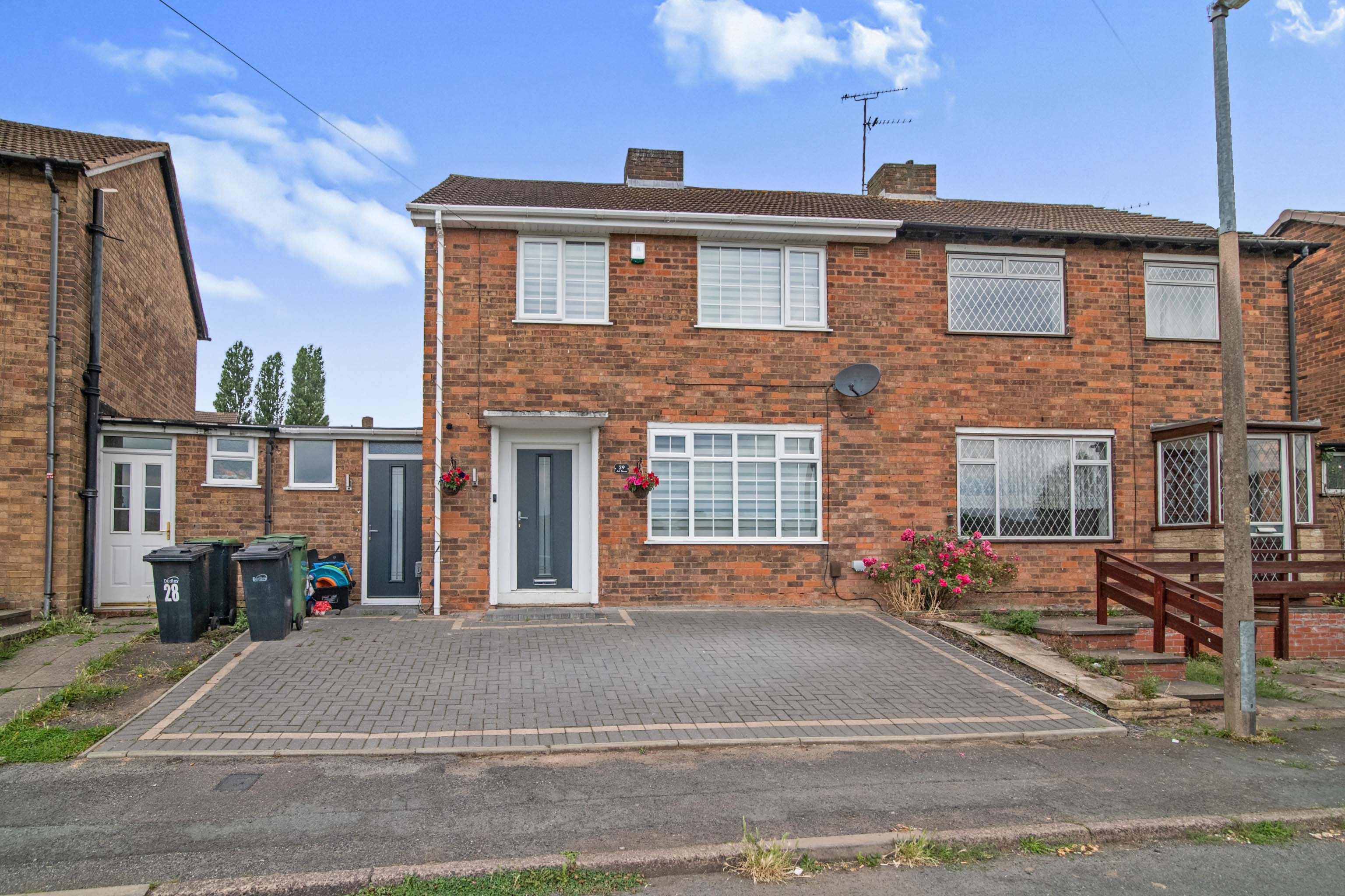 3 Bedroom Semi Detached House For Sale In Ash Green Dudley Dy1 3ql