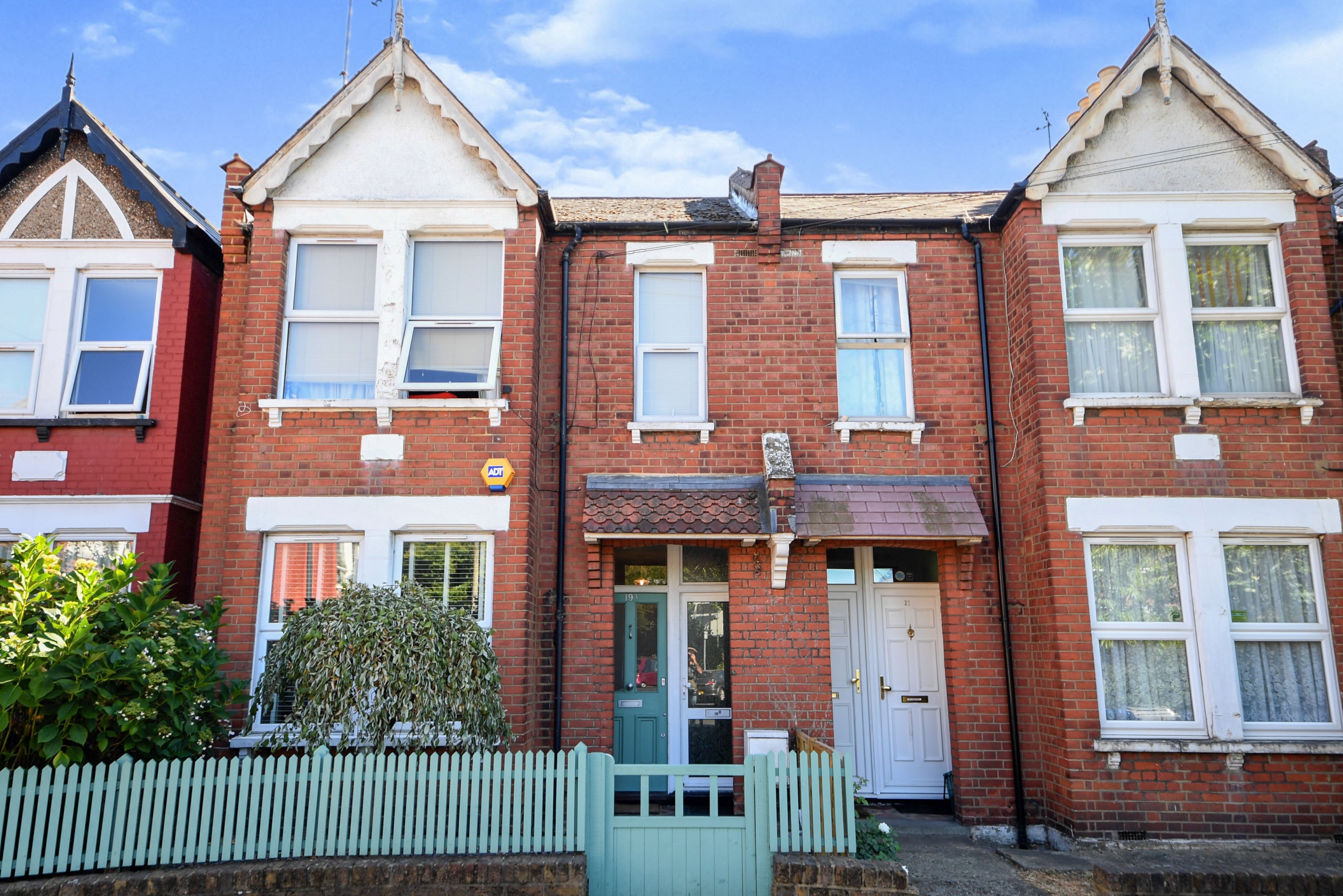 2 Bedroom Flat For Sale In Deacon Road Dollis Hill Nw2 5np