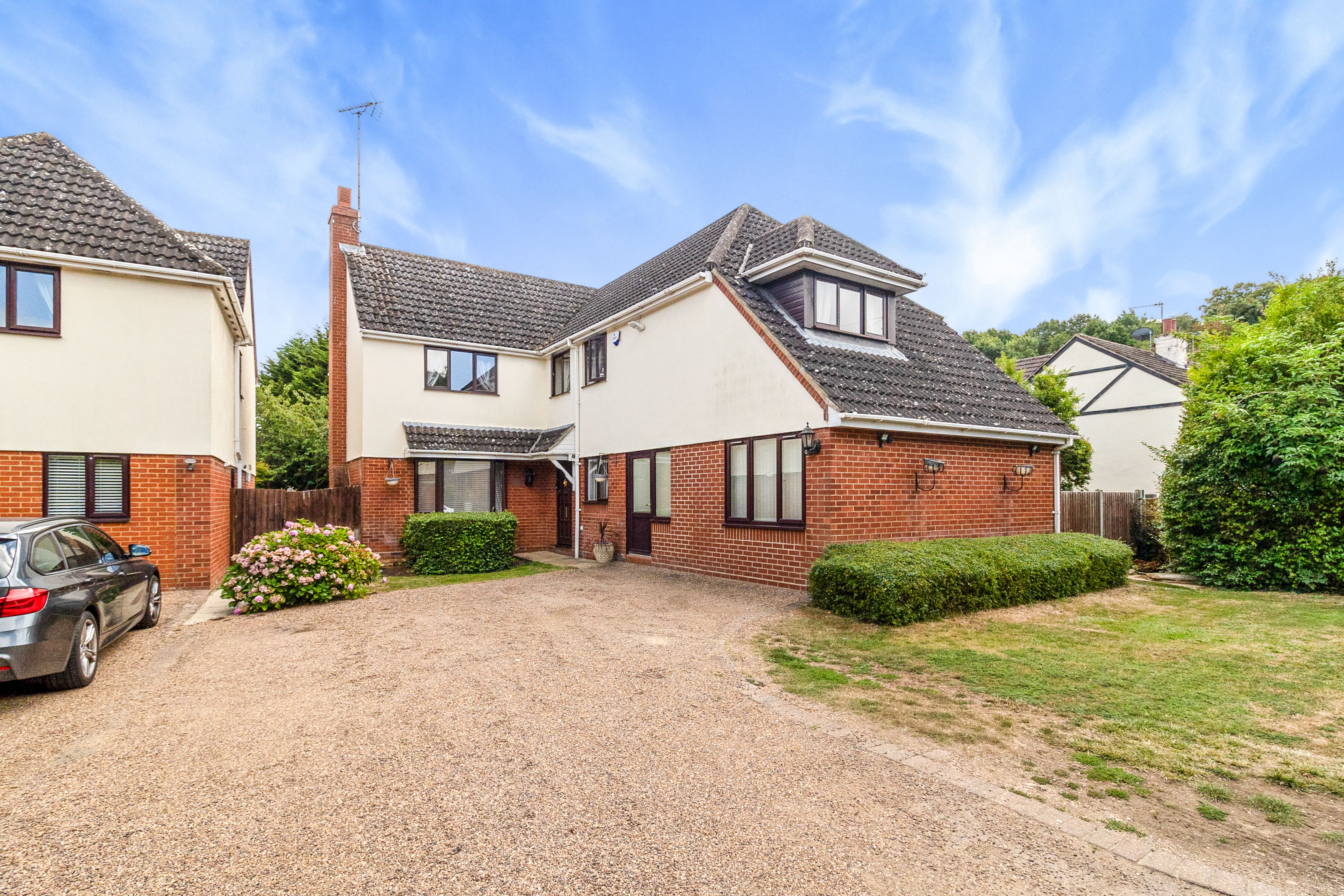 4 bedroom detached house for sale in Old Silsoe Road, Bedford, MK45 4AR