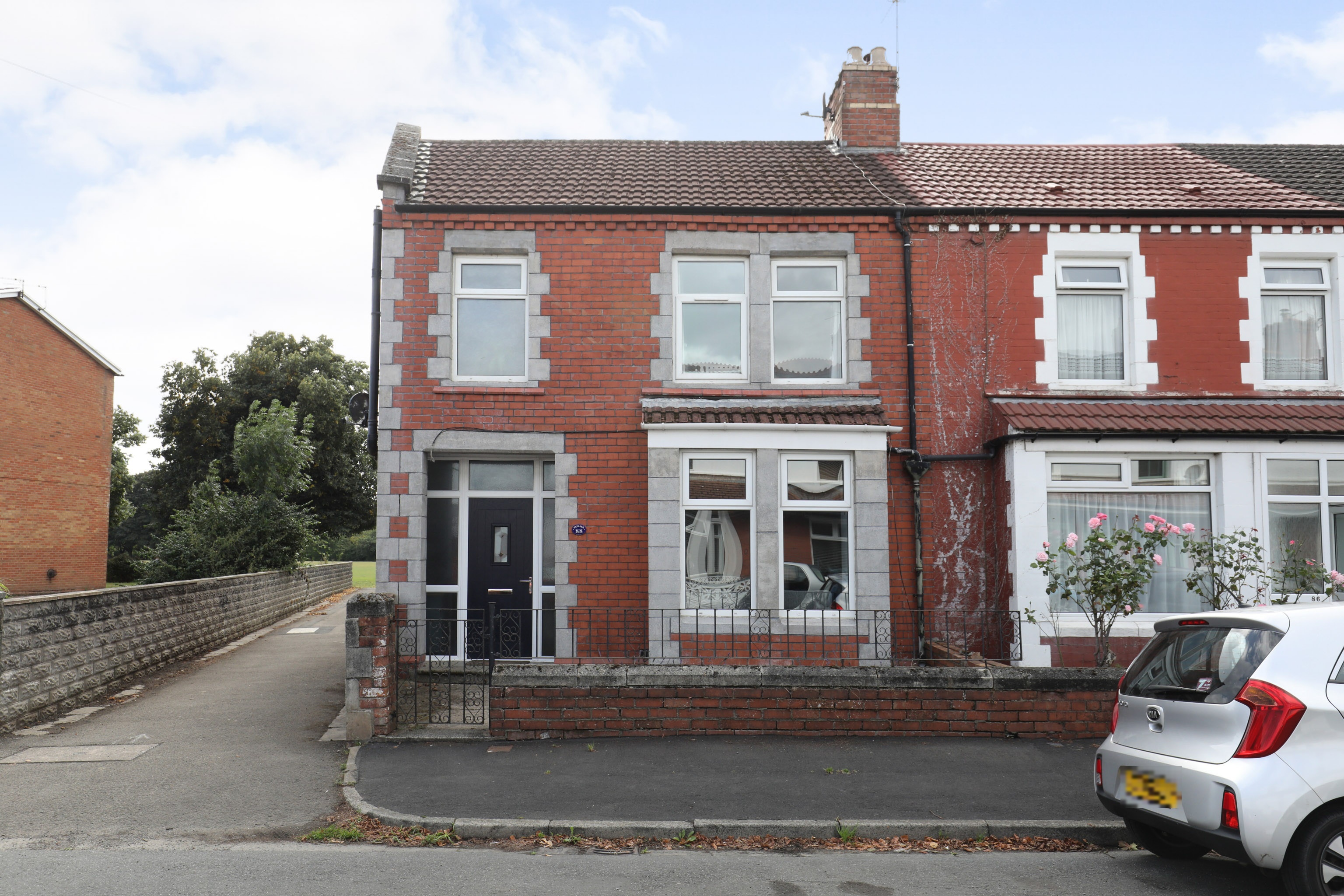 3 bedroom end of terrace house for sale in Hazelhurst Road, Cardiff ...