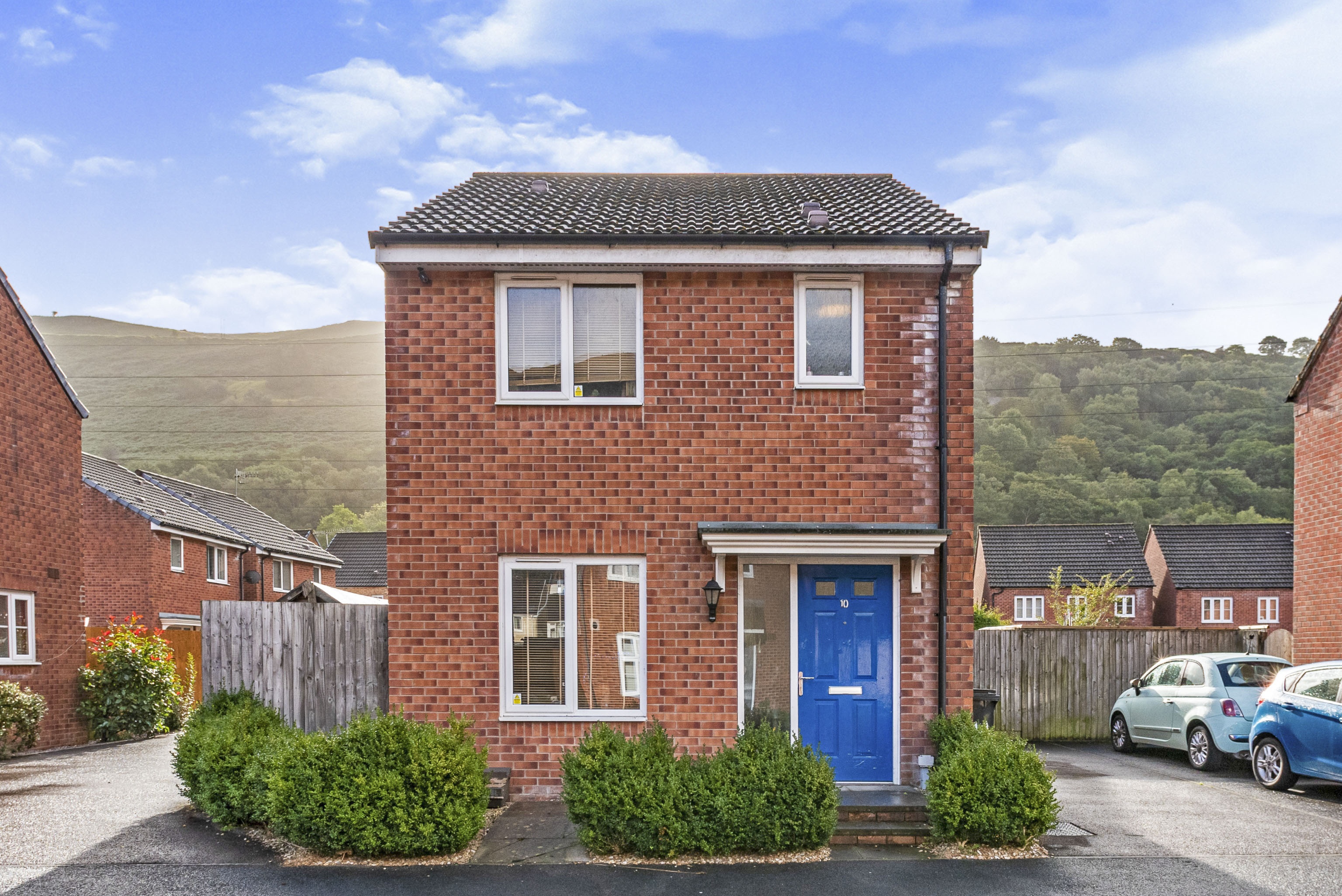 3 bedroom detached house for sale in Ffordd Y Glowyr, Godrergraig,, SA9 2BQ