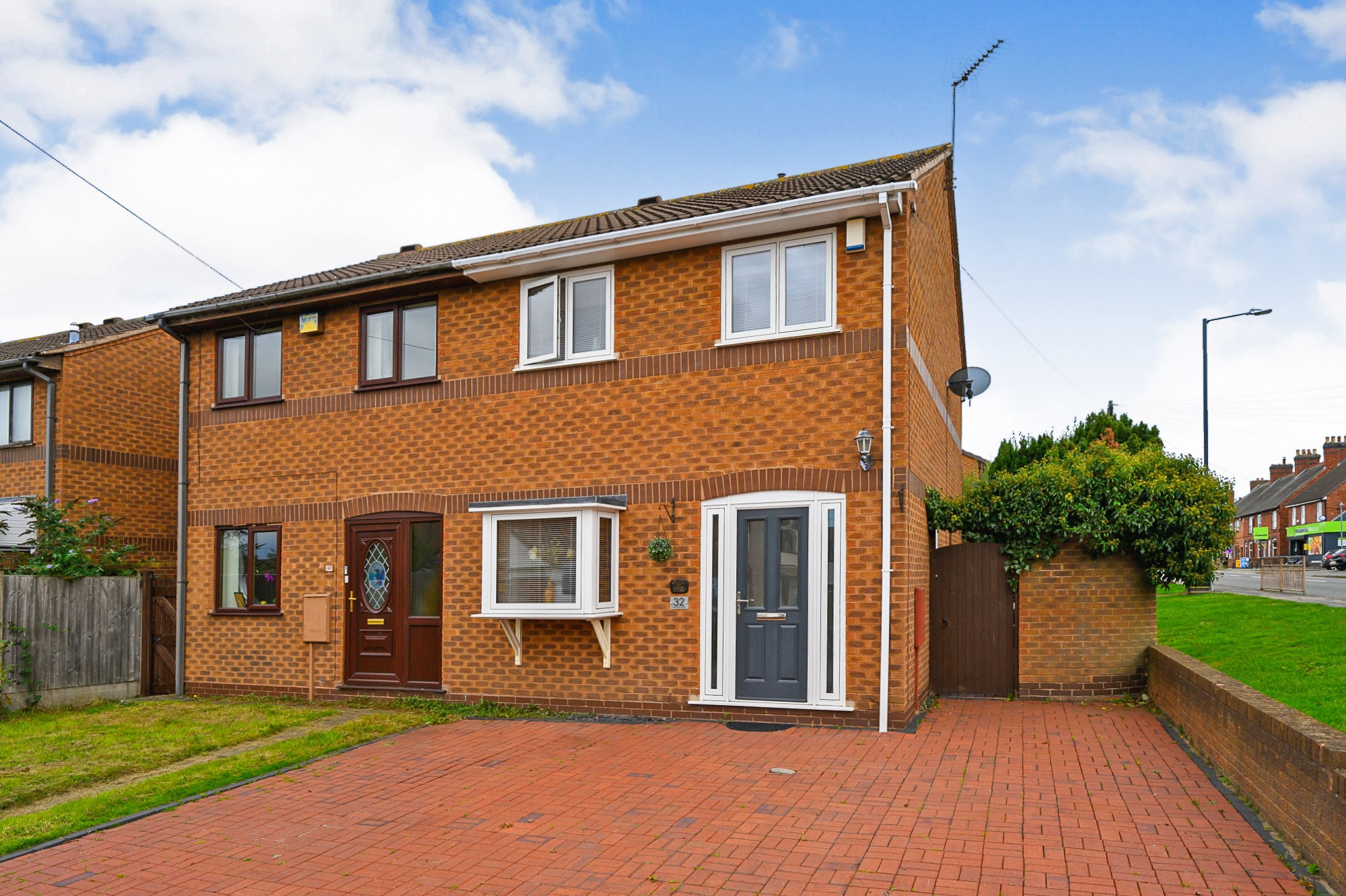 3 Bedroom Semi Detached House For Sale In Oak Tree Close Kingsbury