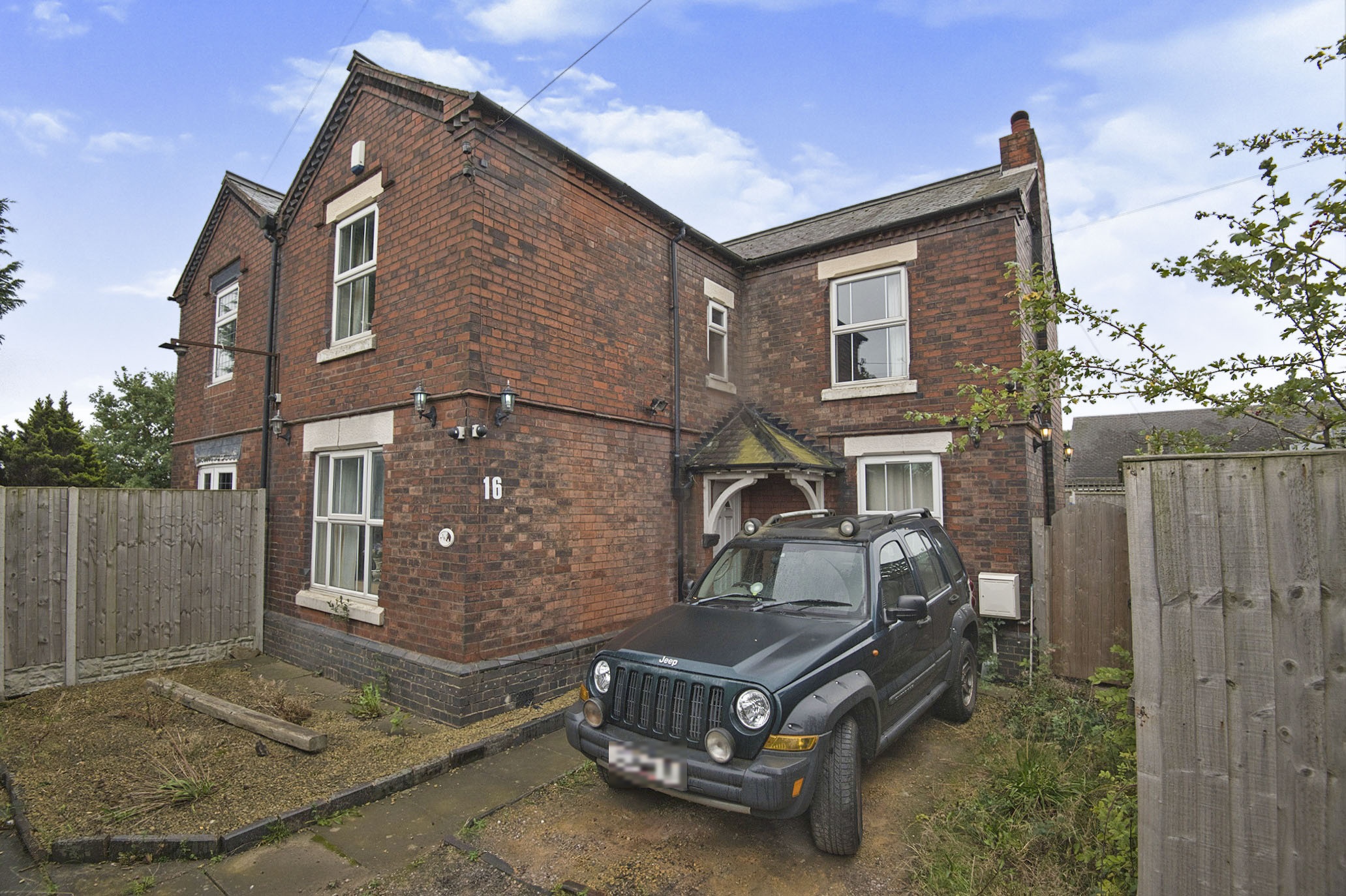 2 bedroom semi-detached house for sale in Watling Street, Tamworth, B78 1TB