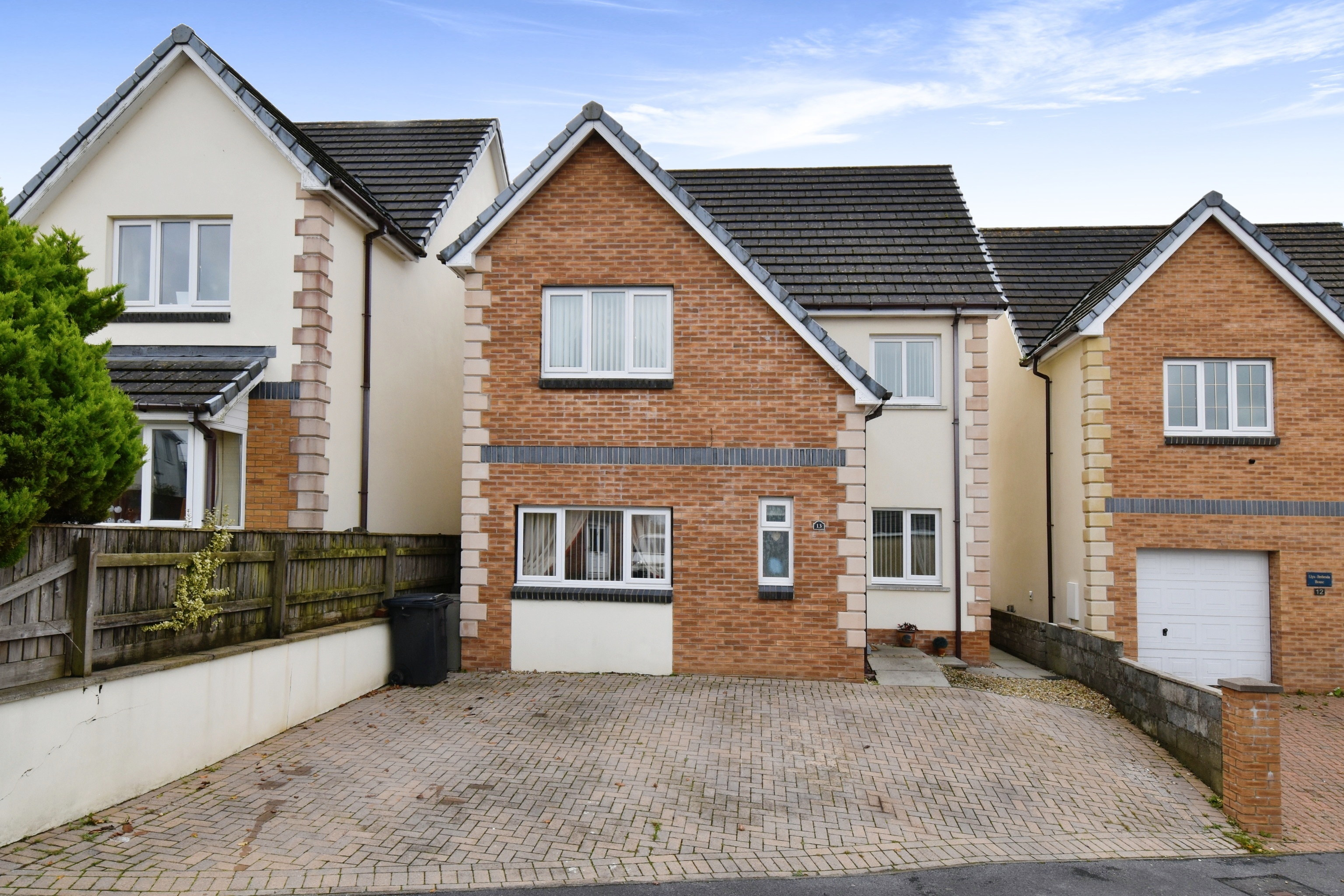 5 bedroom detached house for sale in Llys Bethesda, Tumble, Llanelli ...