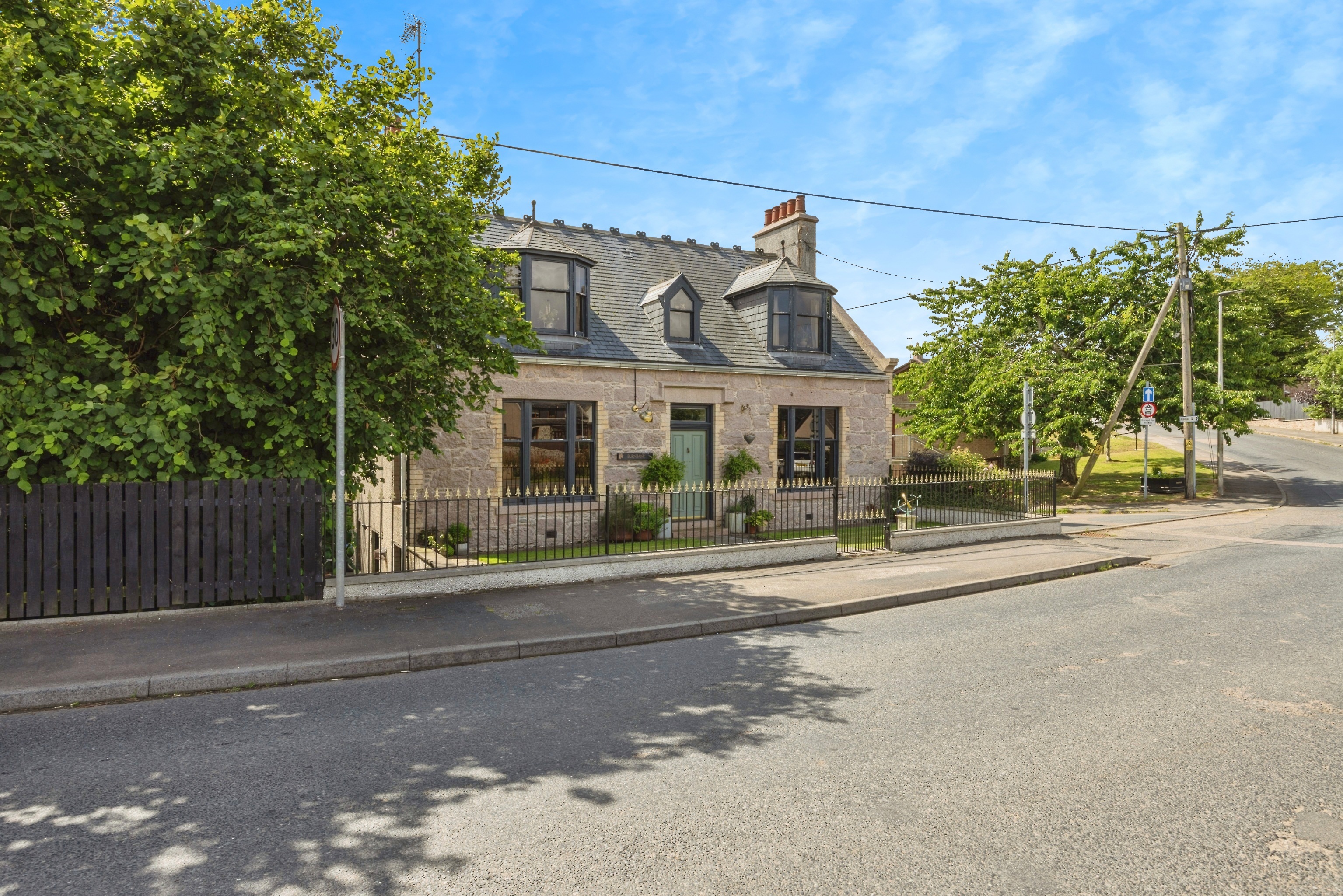 2 Houses & Flats For Sale in Hatton | Purplebricks